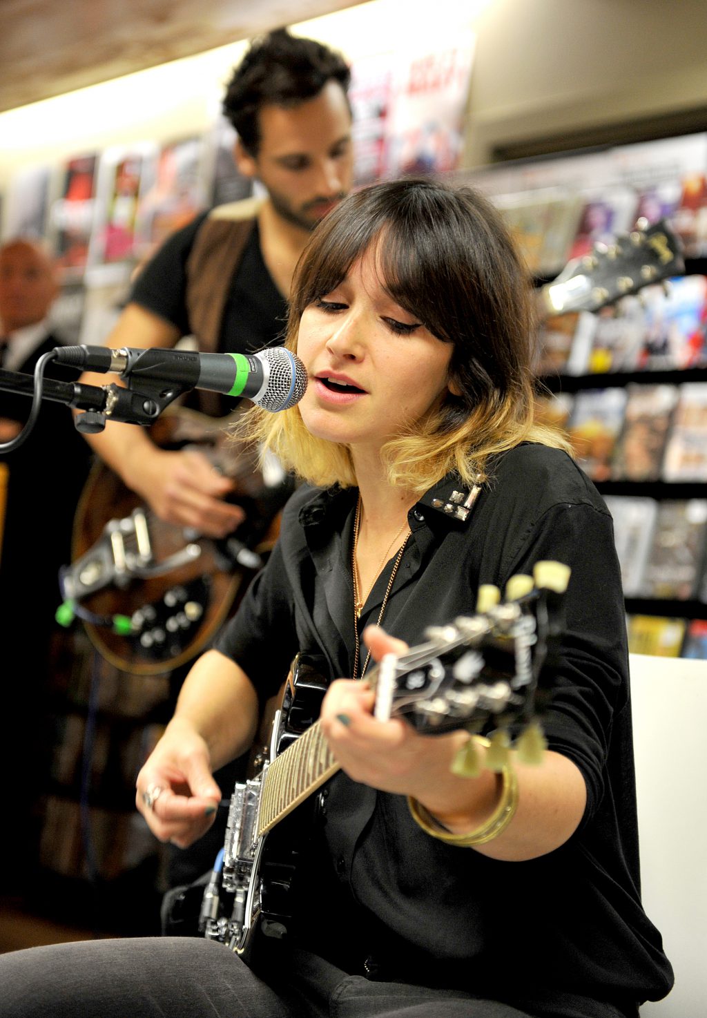 howling bells (gallery) - Fopp - the best music, films & books at low ...